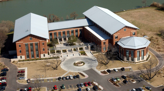 New $33 Million Riverside Law Center Dedicated At Baylor | Media and ...